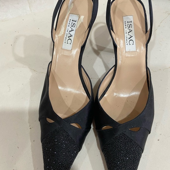 Isaac Mizrahi | Shoes | Isaac Mizrahi Black Satin Evening Pumps | Poshmark